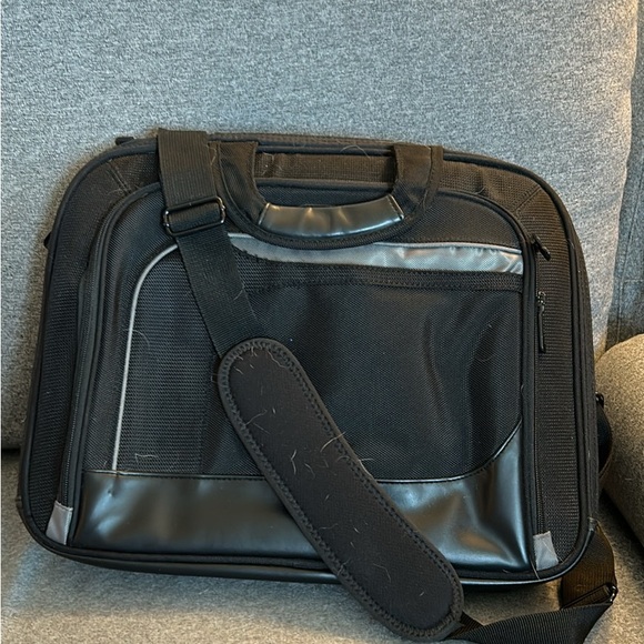 Targus | Bags | Targus Black And Gray Laptop Bag With Padded Shoulder ...